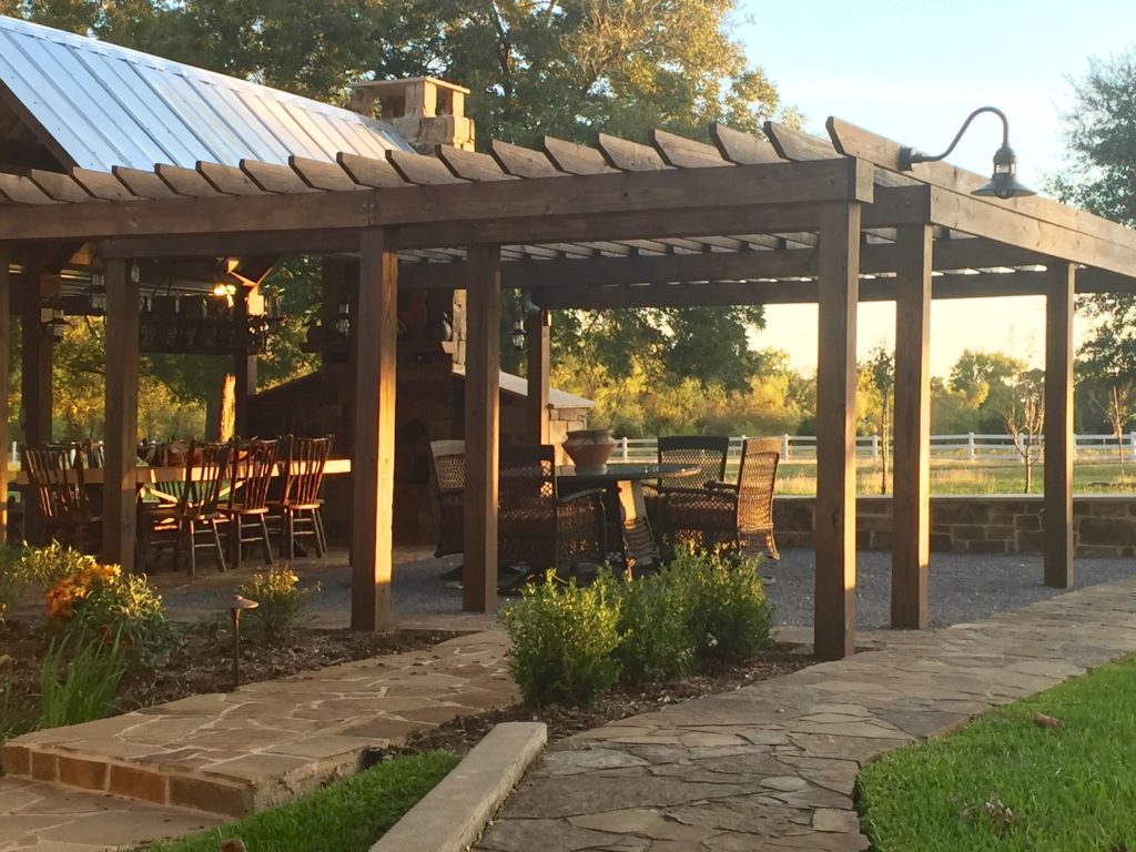 Lucky Penny Ranch Round Top