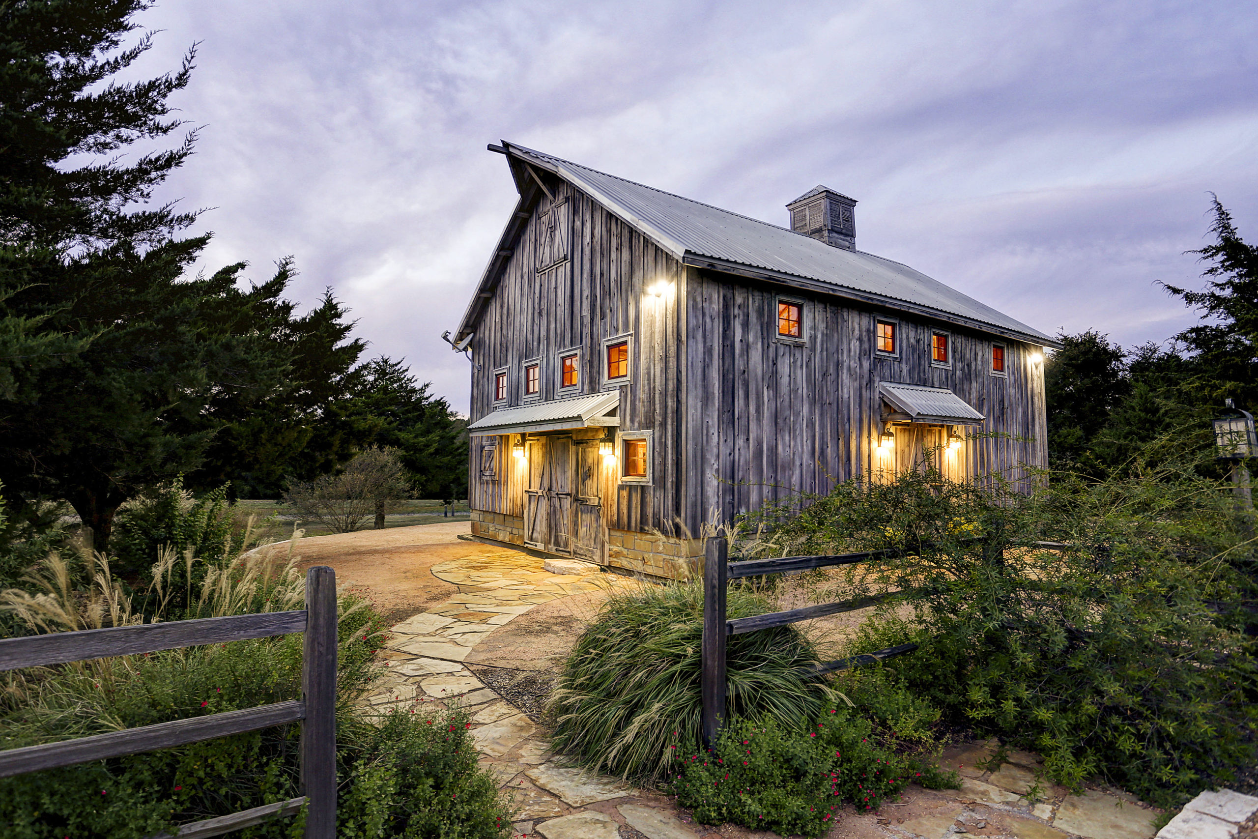 Restored Barn Home Near Round Top