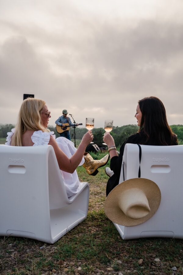 The Real Beginner's Guide to the Round Top Antique Shows: Shopping ...