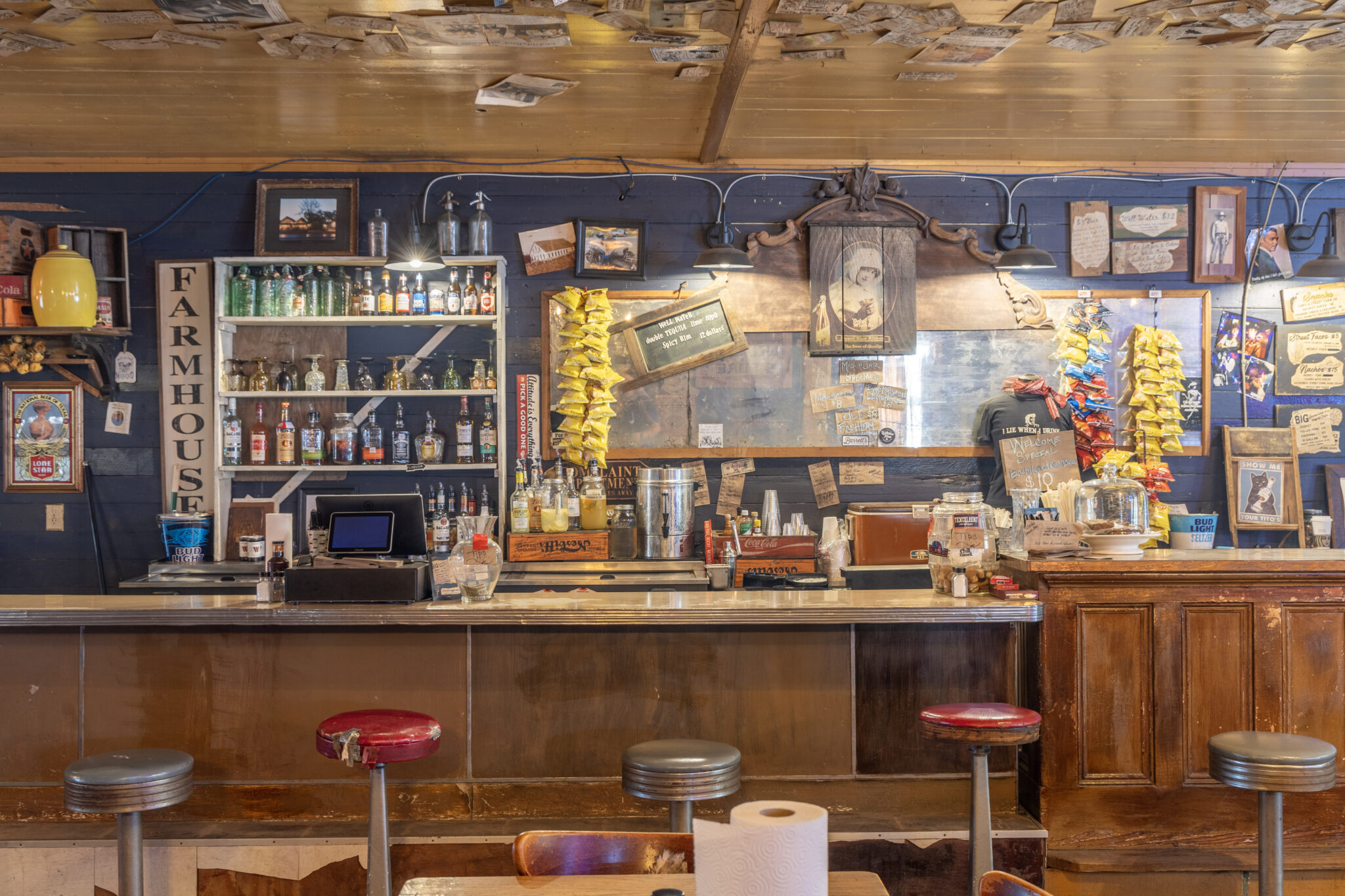 Anything But Ordinary Honky-Tonk In Round Top Area Becomes a True ...