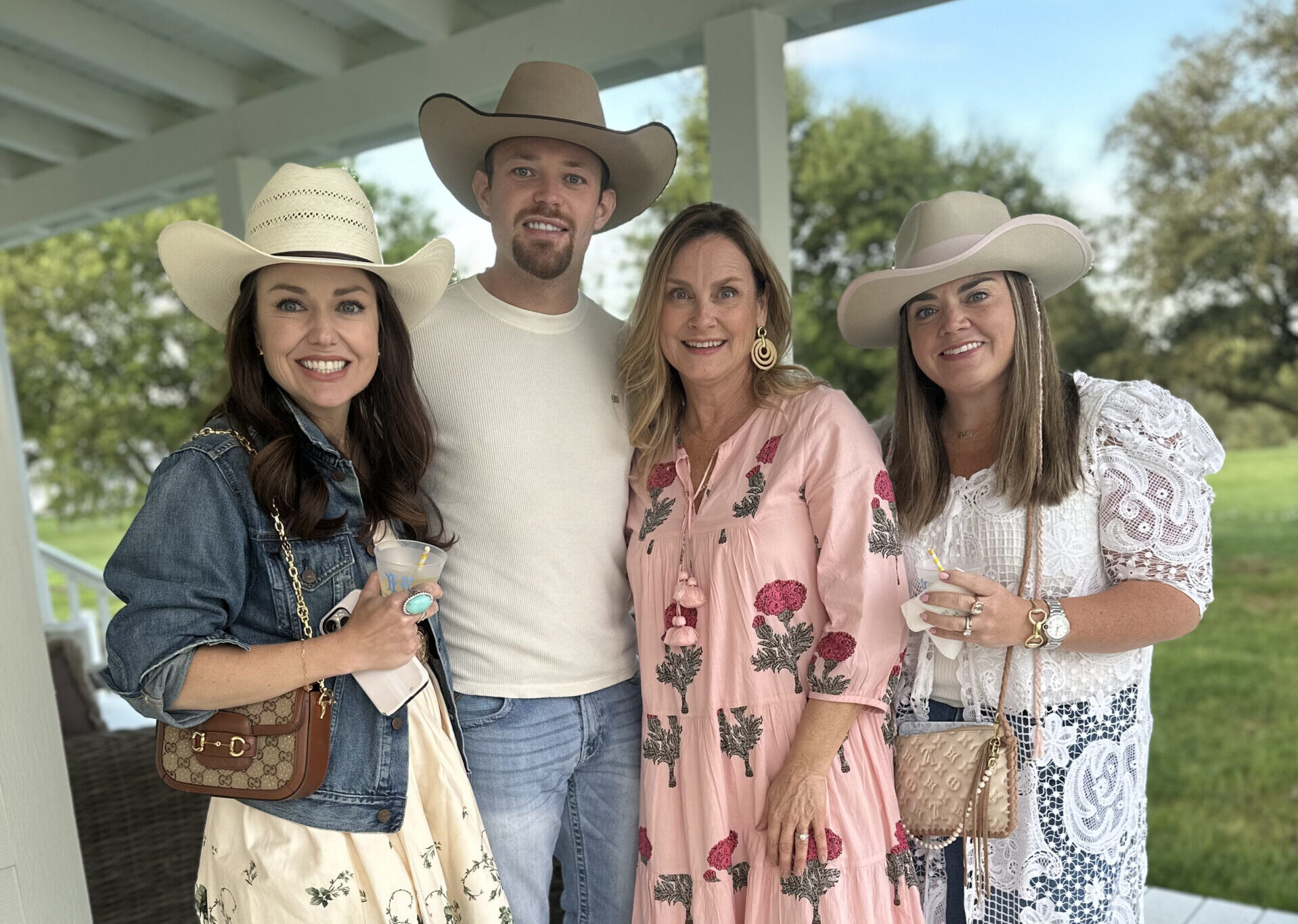 Kim Hoegger Spring Farmhaus Dinner Delight: Dallas Designer Sets the ...