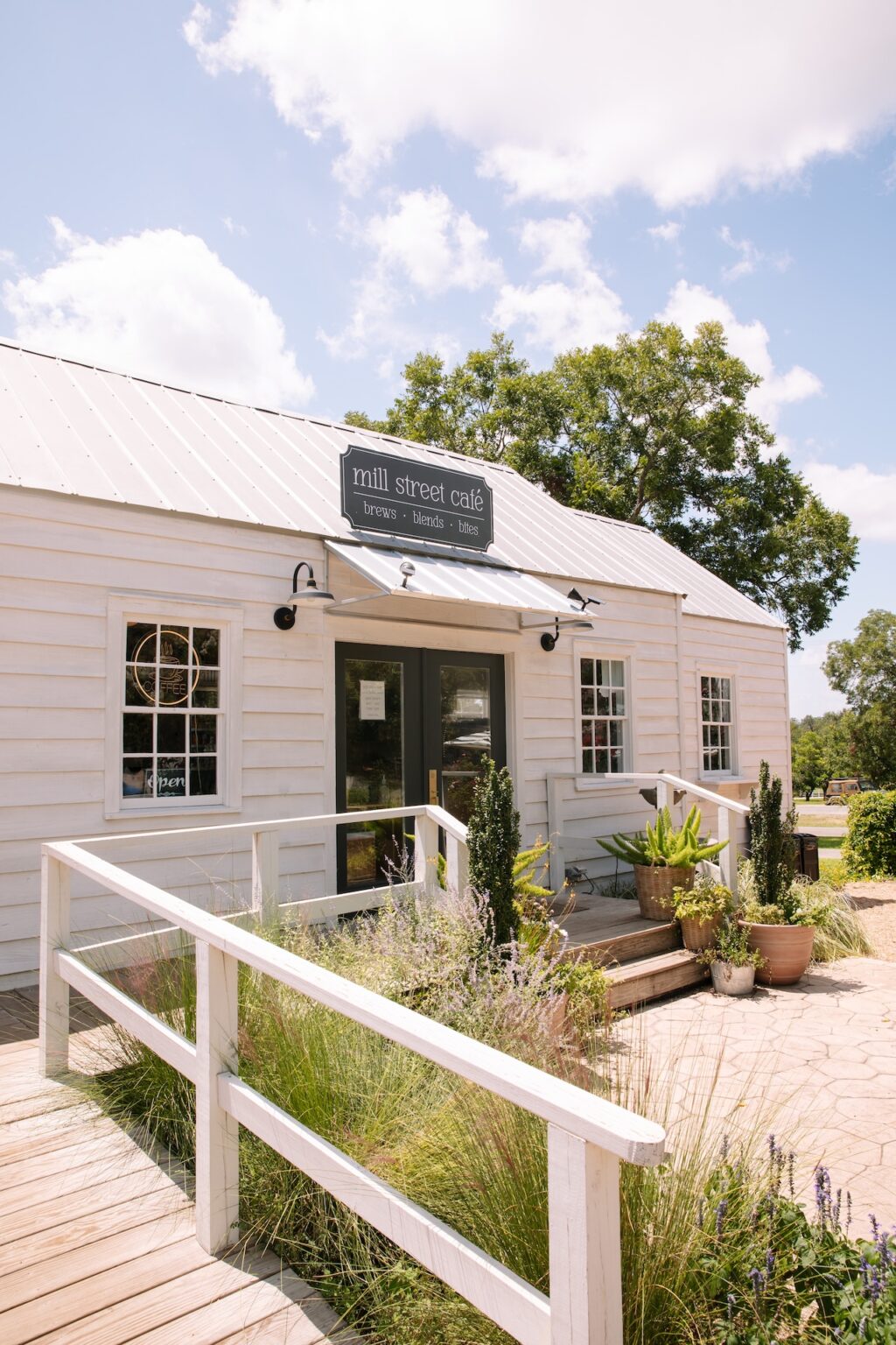 Eat + Drink - Round Top